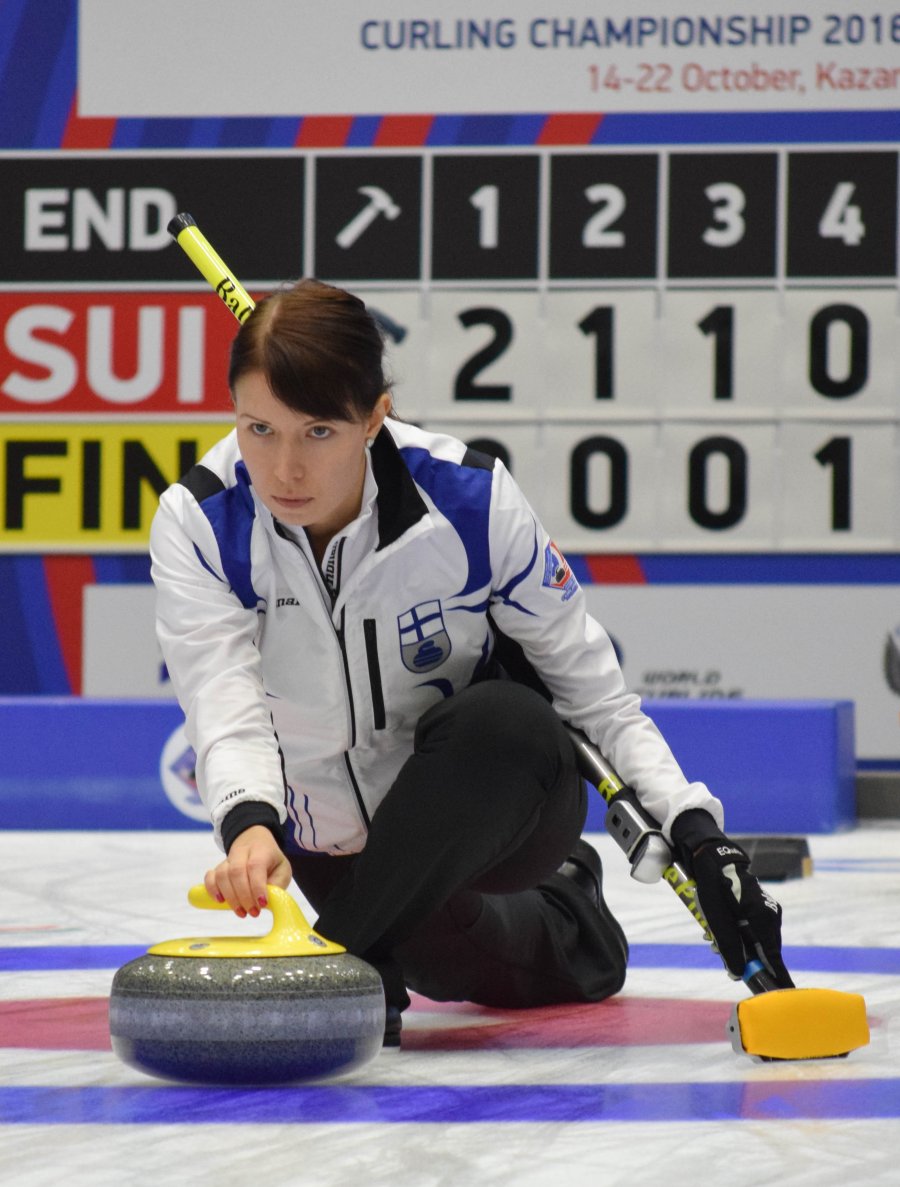 Curlingin vuoden 2020 parhaaksi urheilijaksi valittu Milja Sullanmaa ...